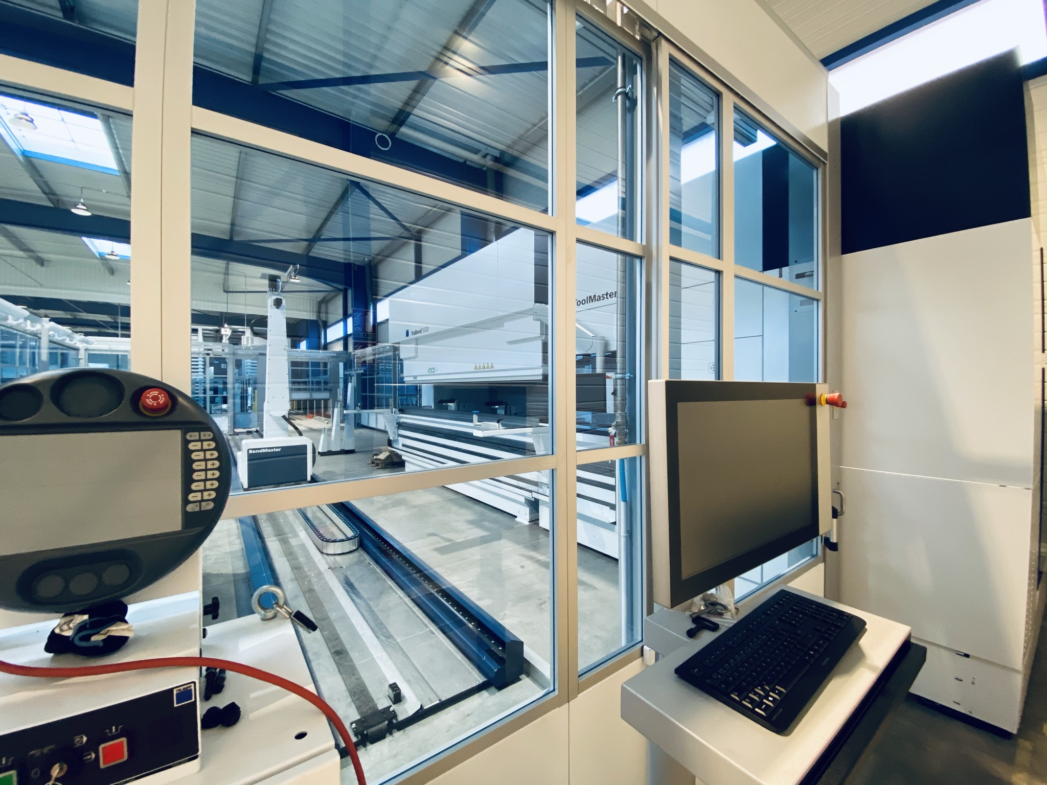 Pliage, robot de pliage & Tôlerie industrielle - Atibel